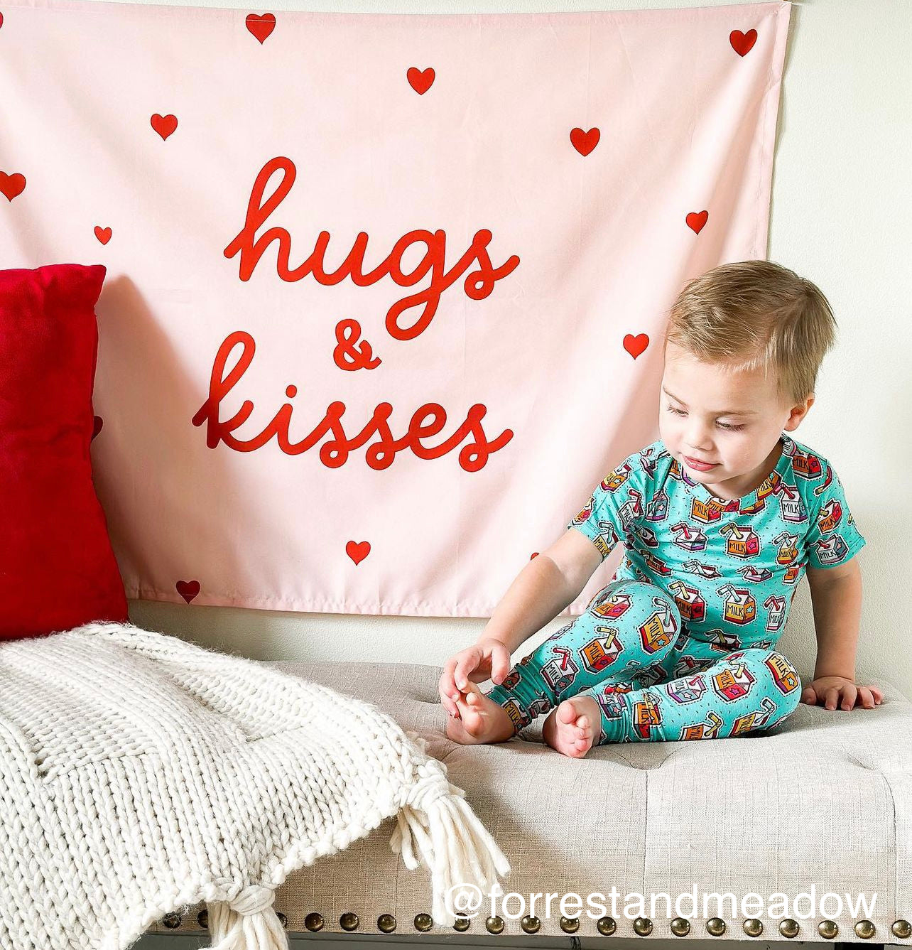 {Pink} Hugs & Kisses Banner – Hunny Prints®